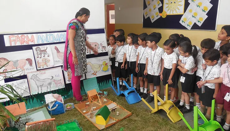How to Teach Kids About Animals Through Play and Activities | GIIS ...