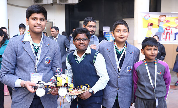 What are the Nine Gems in the 9 Gems Scholarship - GIIS Noida